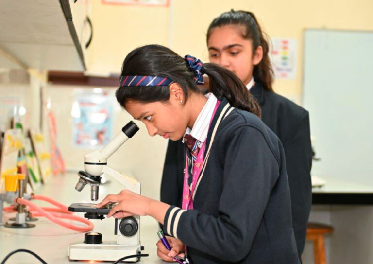 About Us - The Oxford School